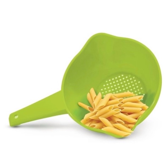 Tupperware | Kitchen | Tupperware Small Quart Colander Strainer With ...